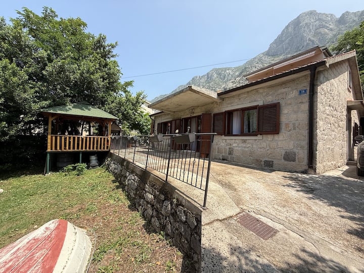 Old Stone House - Kotor