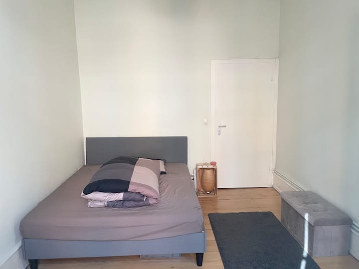 Schönes Zimmer In 79m2 Altbau - Mannheim