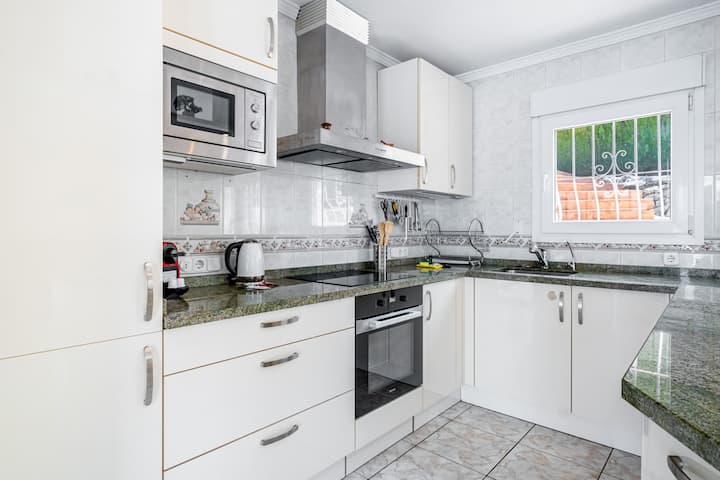 Sun & Soul Villa: Private Pool, Bbq & Garden - Benitachell