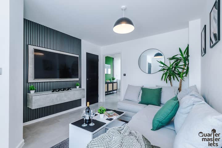 3x Bedroom House (Sleeps 6) W. Parking - Mold