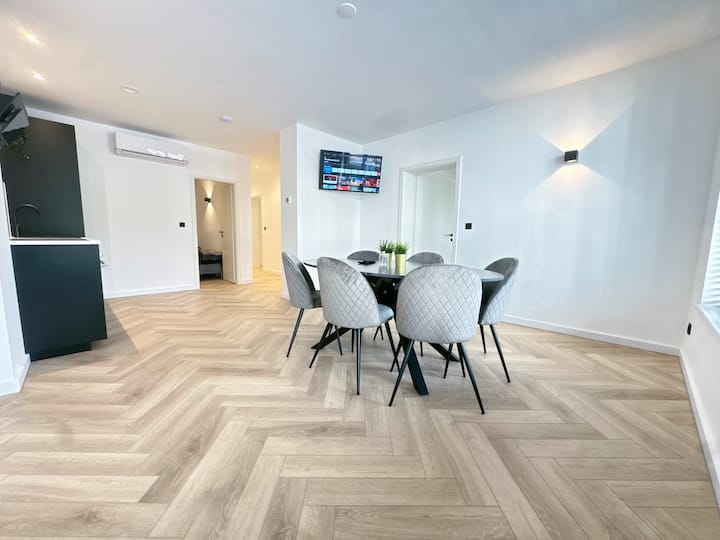 Luxe Appartement Voor 5 Personen - Leer