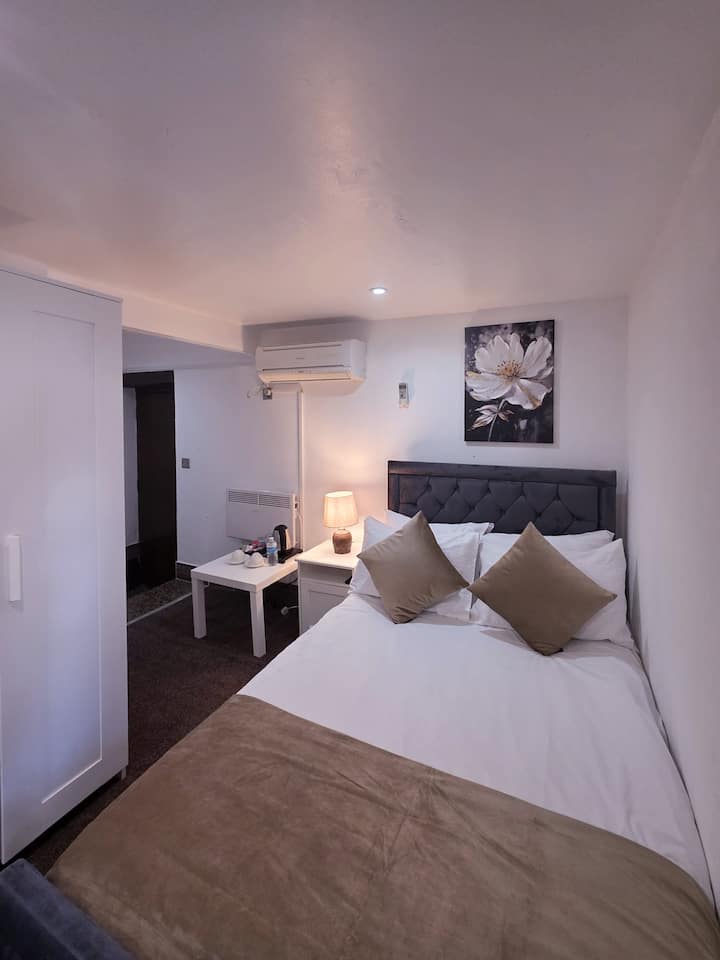 Courtyard Lodge - Room 10 - Campton