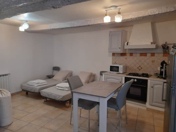 Studio Au Rdc Maison De Village - Gréoux-les-Bains