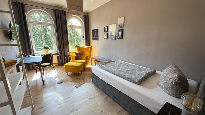 Stilvolles Zimmer Zentral In Gera - Gera