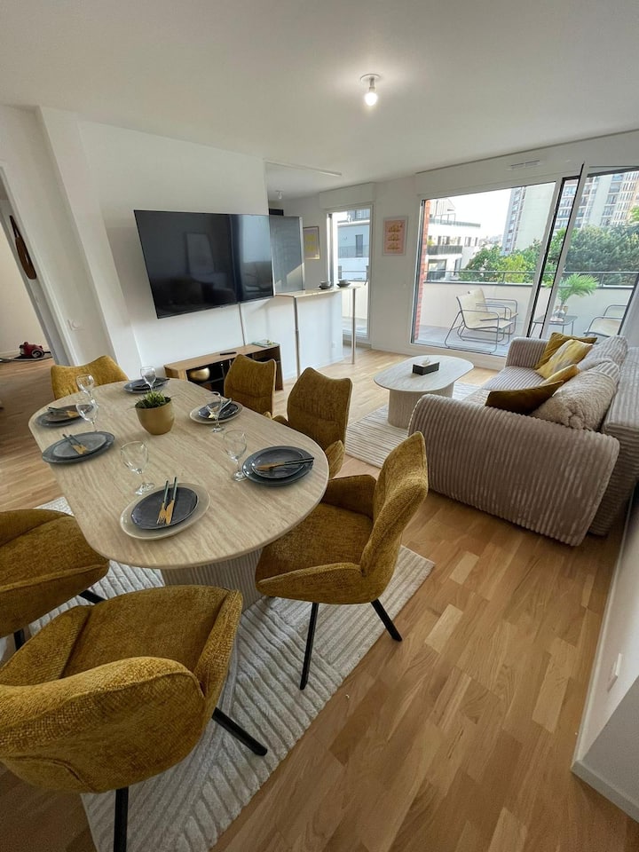 Superb 3 Bedroom Near To Paris With Parking - ibis Paris Bercy Village