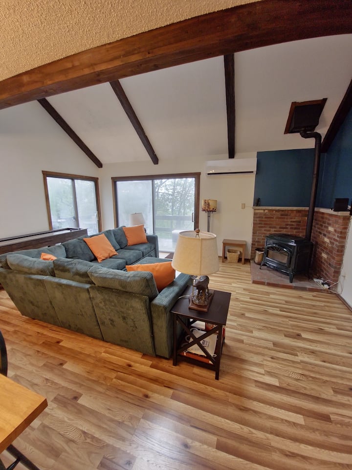 Rustic Mountain Escape | Waterpark, Ski & Views! - Tannersville, PA