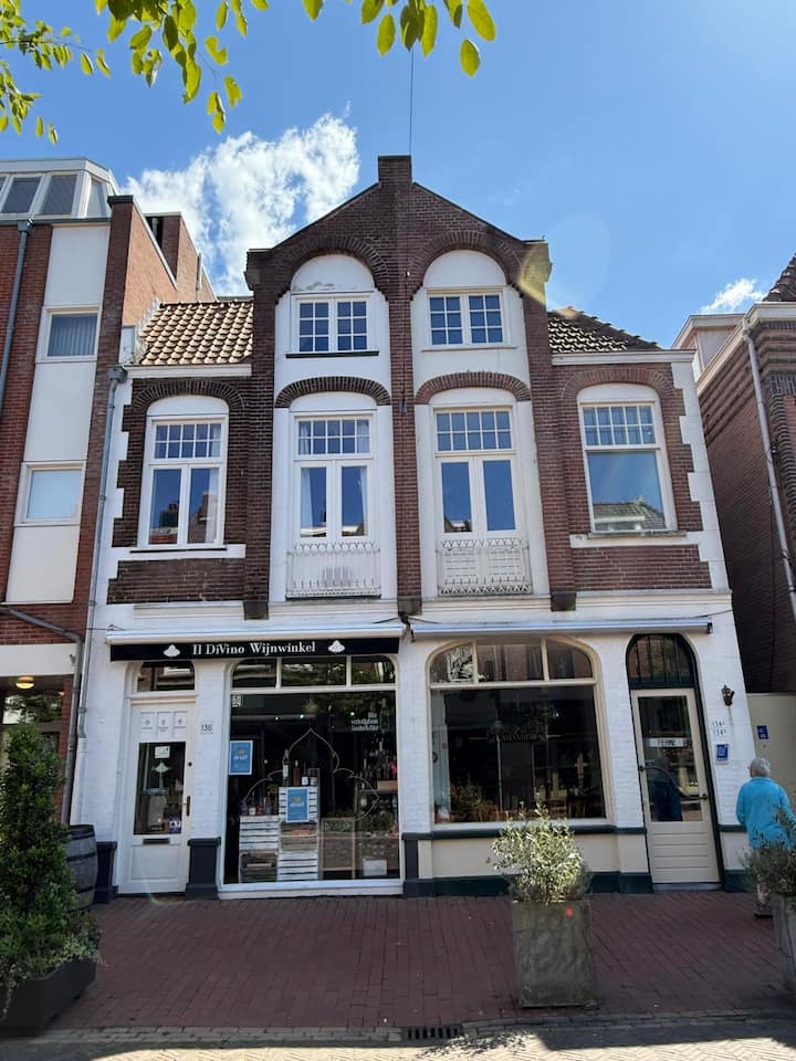 Sfeervol Gerenoveerd Appartement - Laren