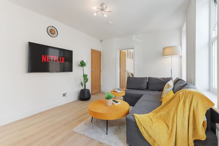 Lux 1 Bed Flat Next To Tooting Broadway Station -