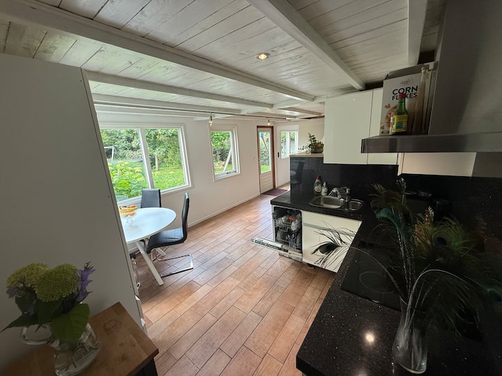 Sarah's Wooden Cottage - 奈美根