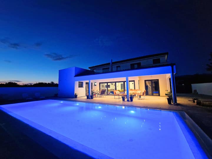 Villa Triton Novalja - Private Pool, Max.8 People - Novalja