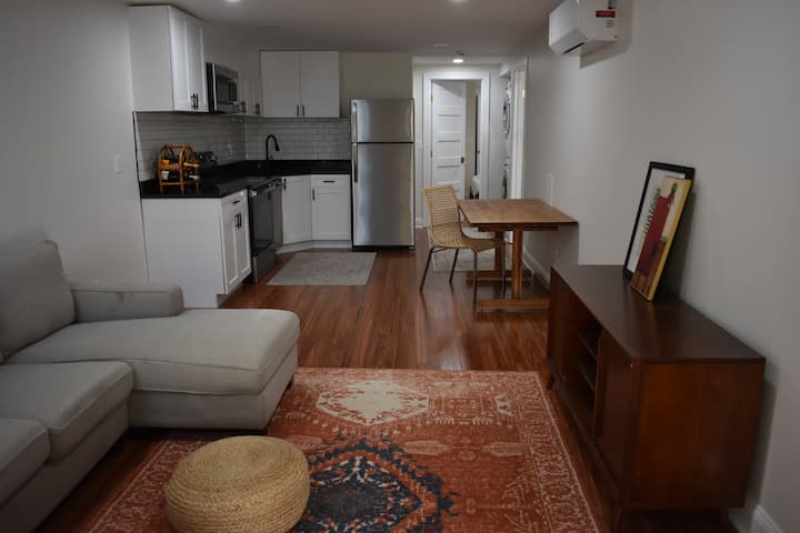 Sunny Union Market Garden Apartment - Washington, D.C.