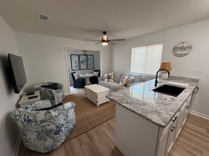 Beach Bungalow - Garden City, SC