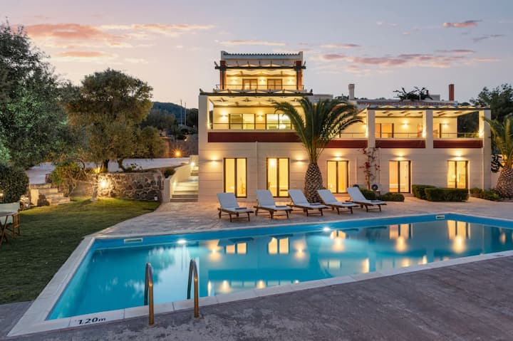 Secluded 8br Villa • Pool • Panoramic Sea View - Эгина