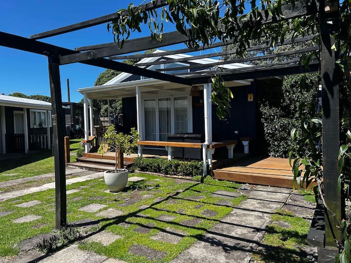 Pohutukawa On Roretana - Waihi Beach