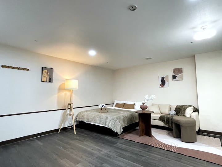 Double Cabin｜west Taipei Core 850 - Taipei