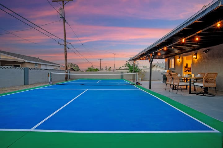 Grill, Chill & Pickleball Thrill In 5br Nlv Home! - North Las Vegas, NV