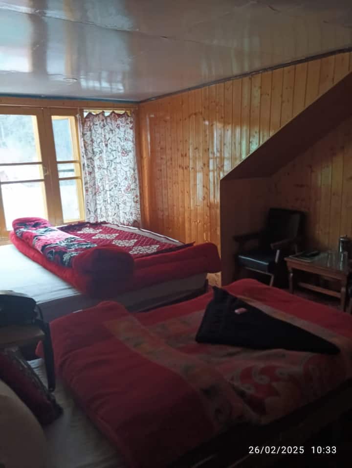 Deluxe Double Room - Pahalgam