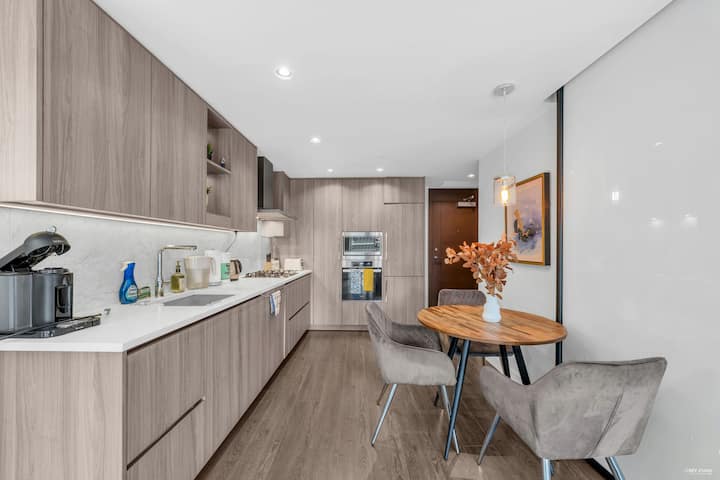 Modern 1 Bed 1 Den In Yaletown - Vancouver