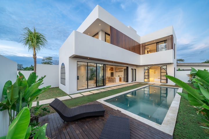 3br Villa In Central Uluwatu – Walk To Beach - Bali