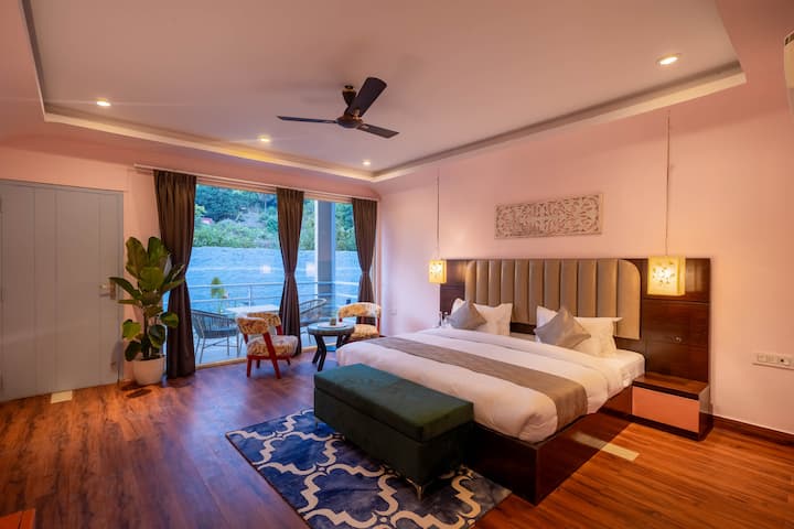 Balcony Luxe Room - Goa