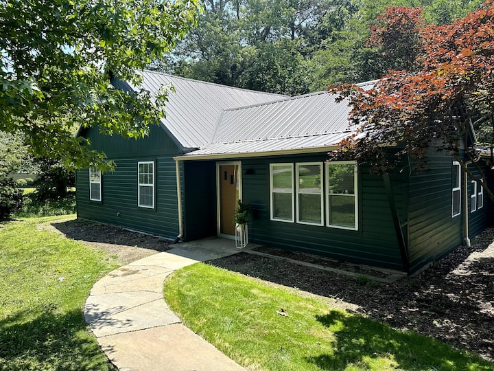 The Green Grove Haus - Knoxville, TN