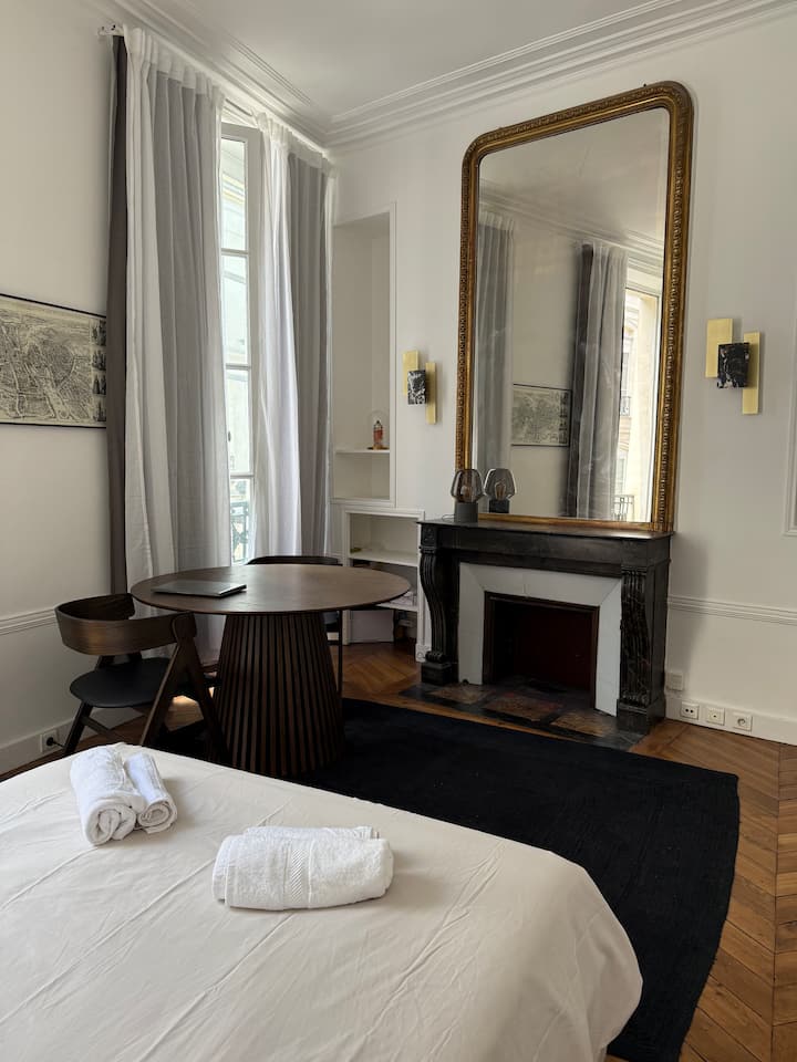 Authentic And Cozy Paris Stay - Paris
