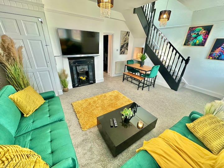 Modern Gem Nr Beach - Sleeps 6 - Bold & Bright - Bournemouth