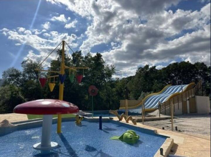 Mobilhome Dans Camping Familial - Hyères
