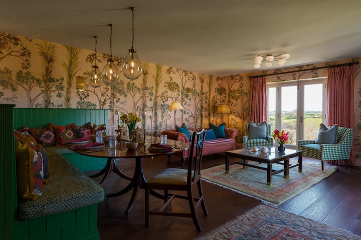 Townhouse By The Old Bell Hotel -52a Abbey Row - Chippenham