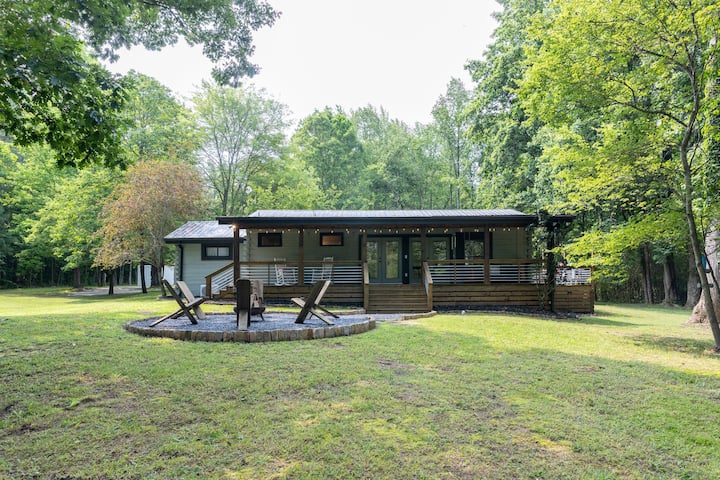 Tranquility Pond Cabin | Nature Retreat On 5 Acres - Lake Lanier, GA