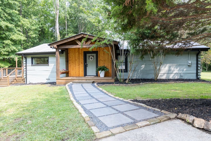 Tranquility Pond Cabin | Nature Retreat On 5 Acres - Lake Lanier, GA