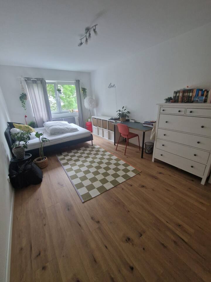 Helles Zimmer In Wg, Ehrenfeld - Colonia