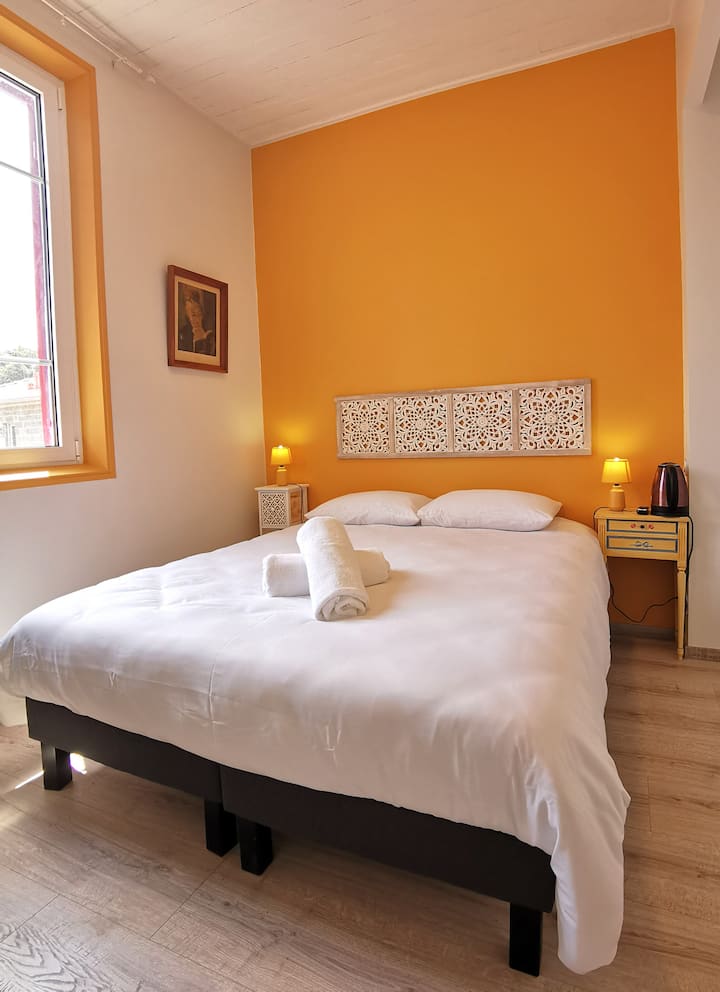 Tournesol, Gîte "La Grange Des Bruyères"wifi+pking - Sanguinet