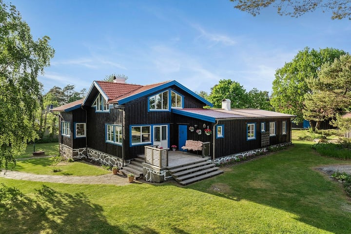 Underbar Kustidyll Vid Havet Med Unik Trädgård - Onsala