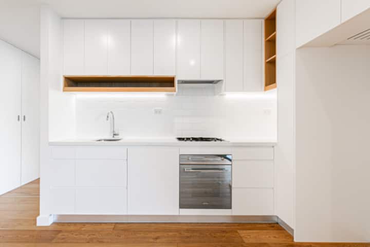 Relaxed Coastal Vibe | 1br Near Shops & Train - Cronulla