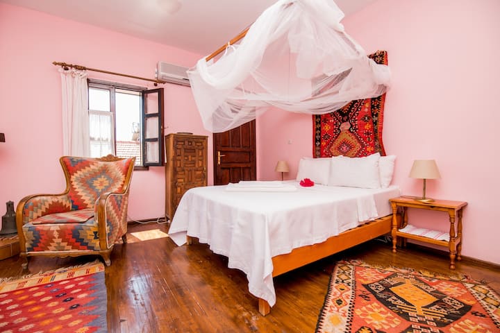 Kalkan Türk Evi I Pink Garden - Kalkan