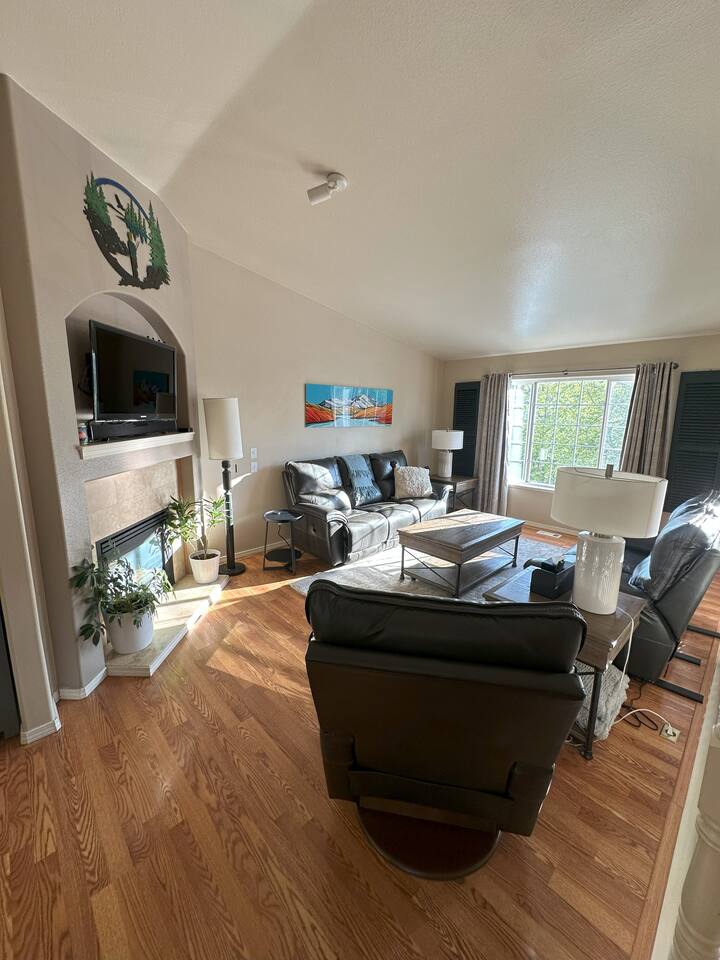 Hawk's Nest - Anchorage, AK