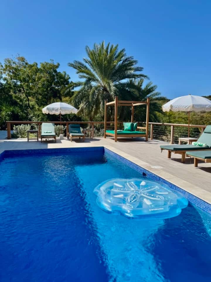 Sand Dollar, Luxury 6 Bed Rental - Antigua and Barbuda