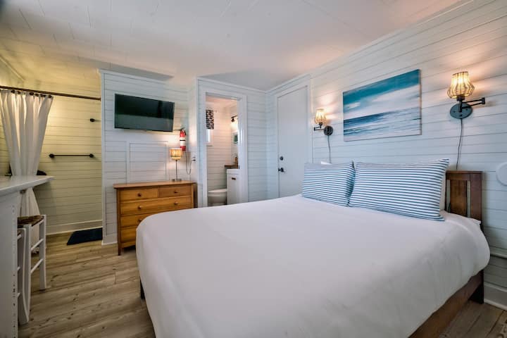 Fire Island Escape, Steps To The Beach! - Fire Island, NY