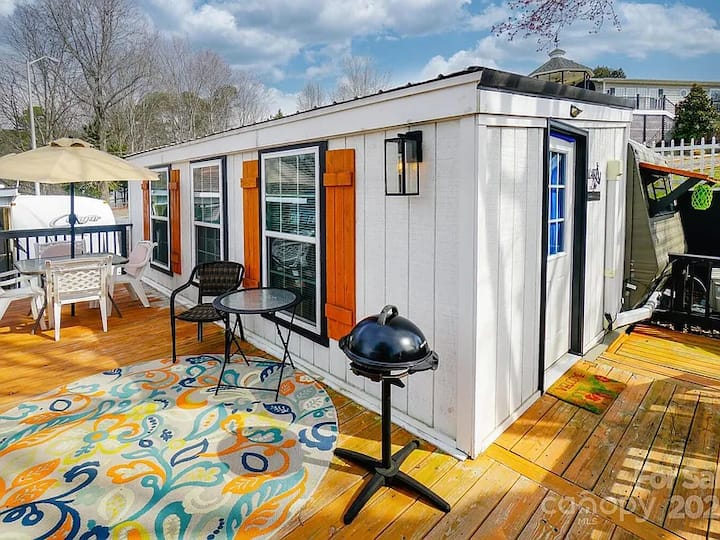 On Lake Badin! - New London, NC