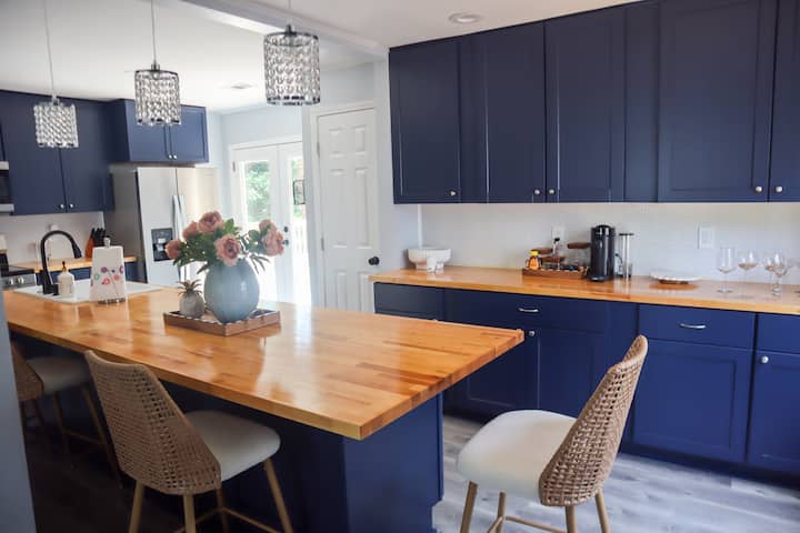 Cozy And Chic Modern Home - Lawrenceville, GA