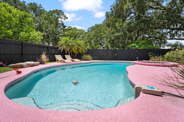 Sun-soaked Aqua Haven - Jacksonville, FL