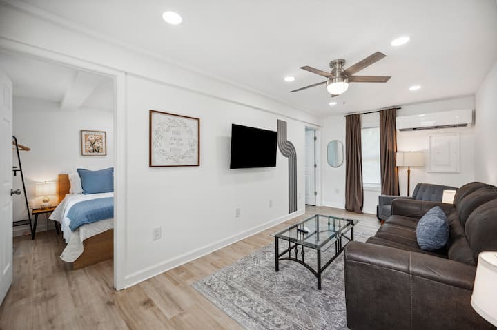 Affordable 2br/1ba Up To 6 Ppl - Lakeland, FL