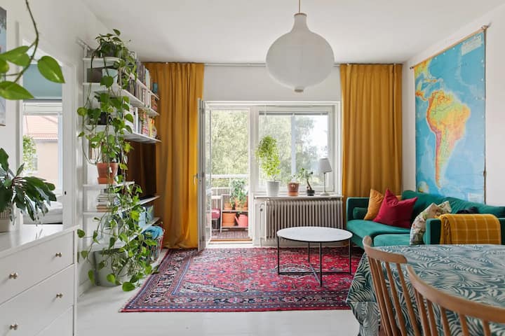Cosy Own Apartment - Top Floor - Estocolmo