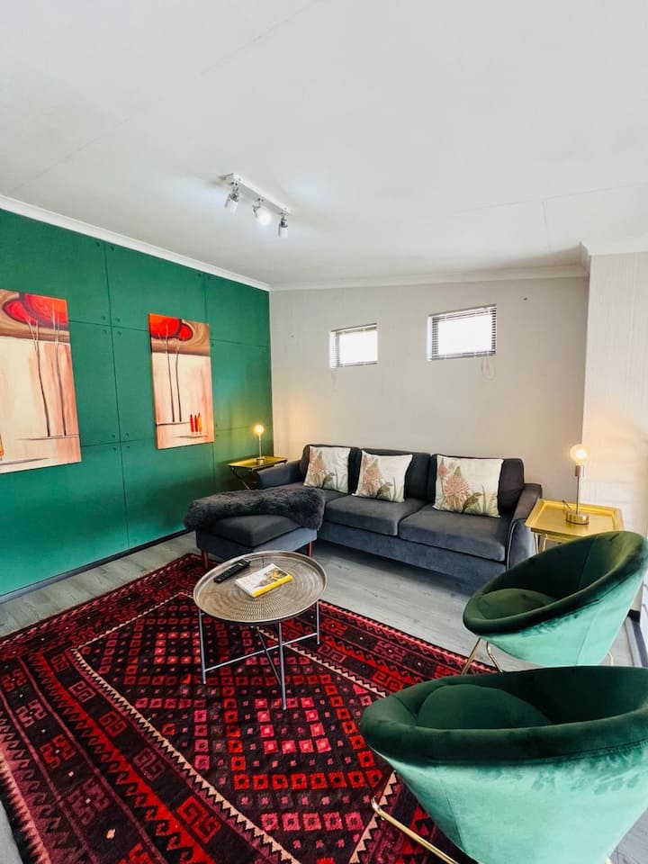 Luxury 1 Bedroom Loft Apartment - Lanseria