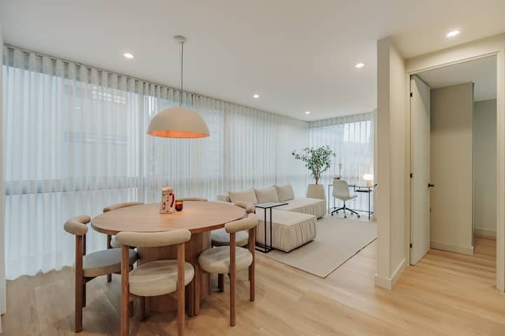 Alehandría: Modern Apartment + Top Location - Medellín, Colombia