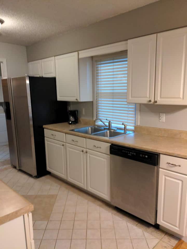 Set In Trees Beautiful Fully-furnished Apartment - Rolla, MO