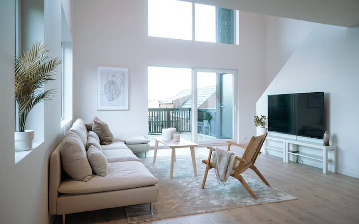 Basseng Og Stor Plass I Søgne - Norway