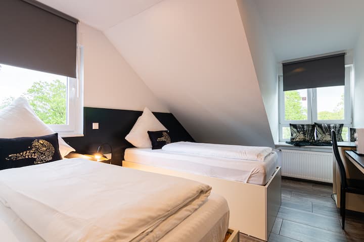 Modernes Zweibettzimmer Mit Eigenem Bad - Karlsruhe