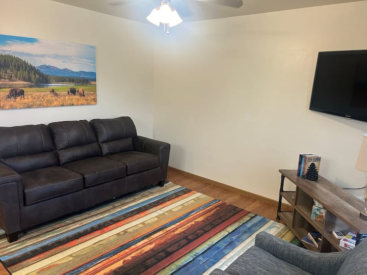Yellowstone River Hideaway - Gardiner, MT